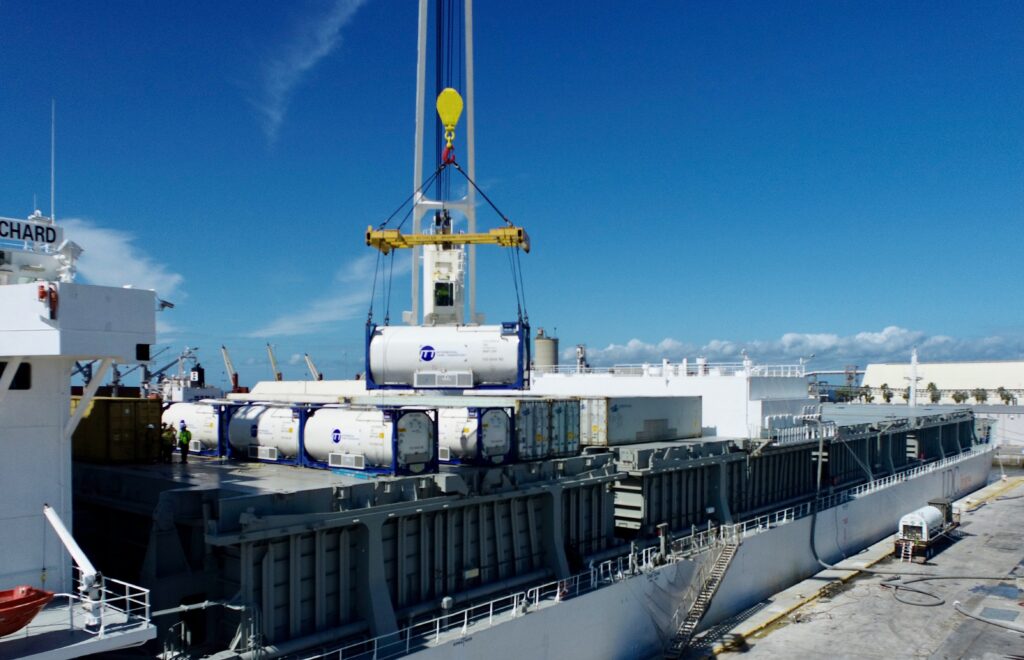 ITT-TankLiftShip | Intermodal Tank Transport